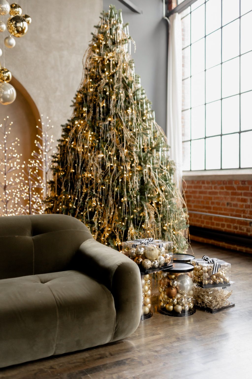 Floating Wish in the East Side — Winter 2022 - Mint Room Studios