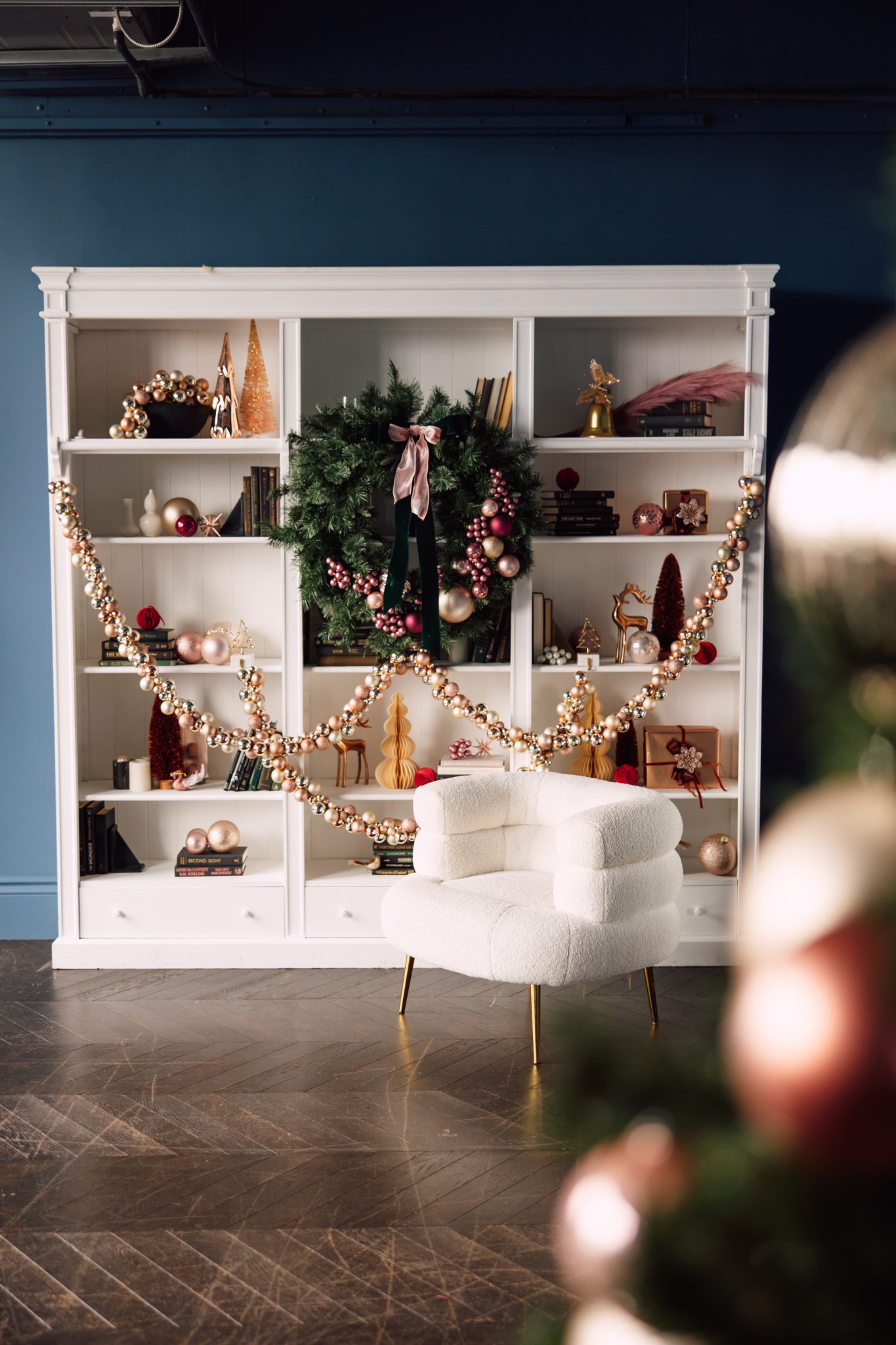 Velvet Noel – Library Studio — Winter 2023 - Mint Room Studios